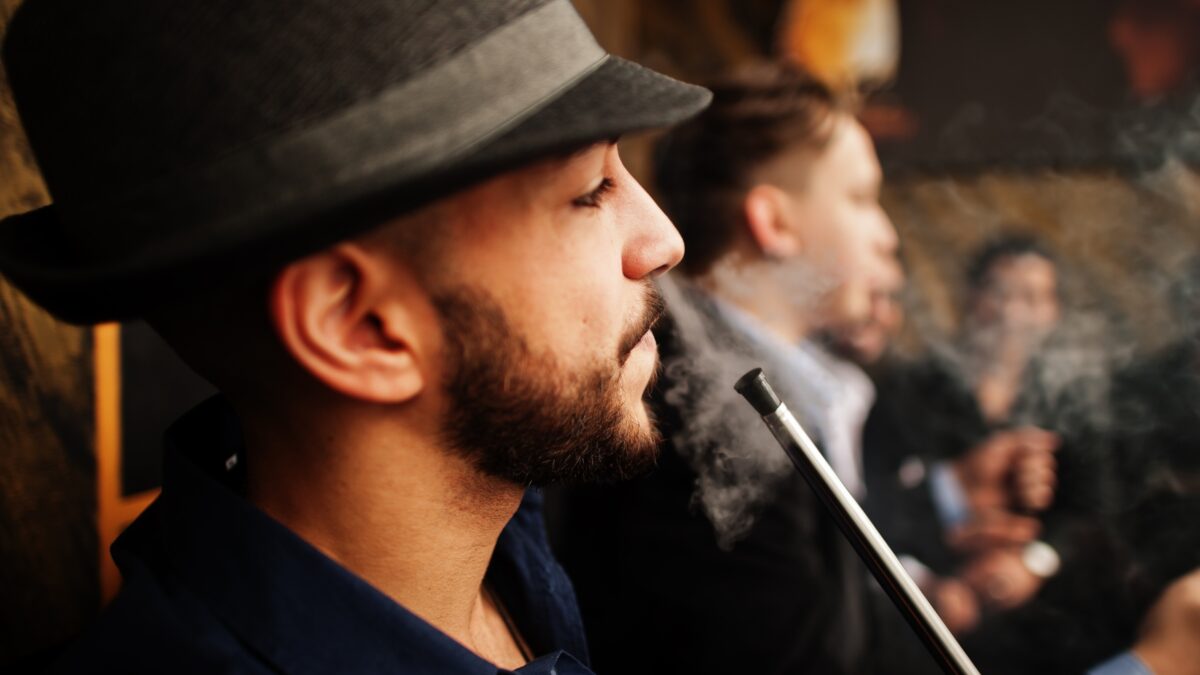 Into the bubble: experiencing smoking waterpipe as a safe breathing ...